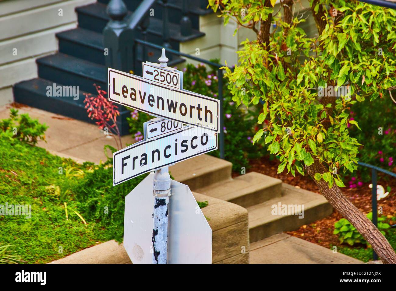 Leavenworth street sign hi-res stock photography and images - Alamy