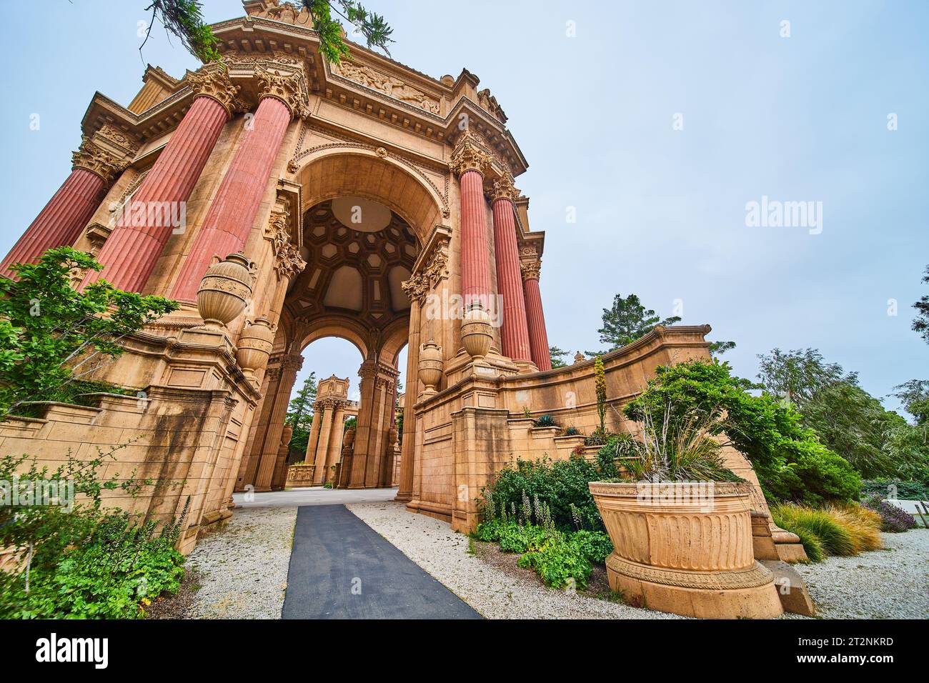 Decaying ruin of ancient rome hi-res stock photography and images - Alamy