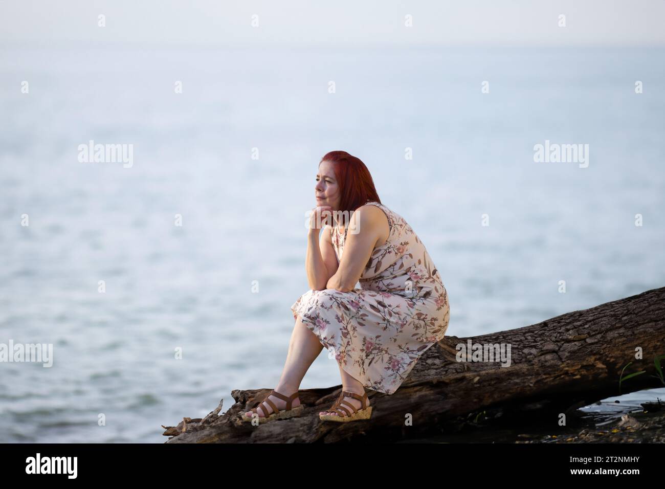 Girl poses river hi-res stock photography and images - Alamy