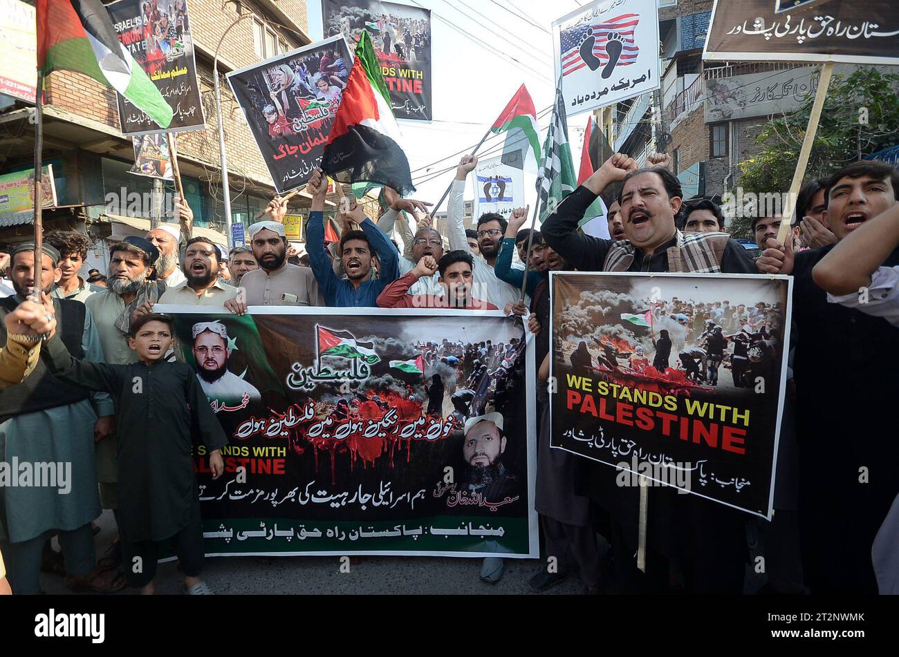 Peshawar, Peshawar, Pakistan. 20th Oct, 2023. Supporters of Pakistan ...
