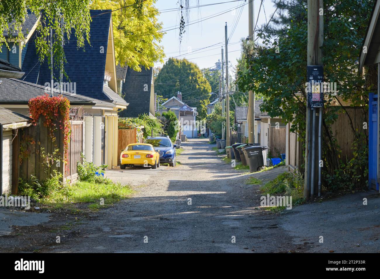 Back alley hi-res stock photography and images - Alamy