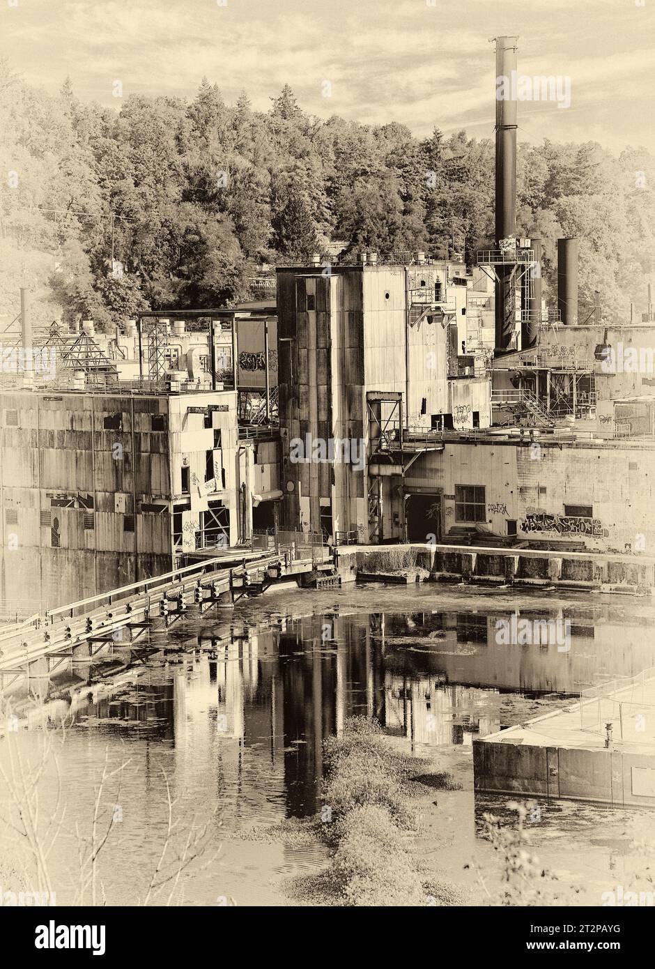 Willamette falls power plant hi-res stock photography and images - Alamy