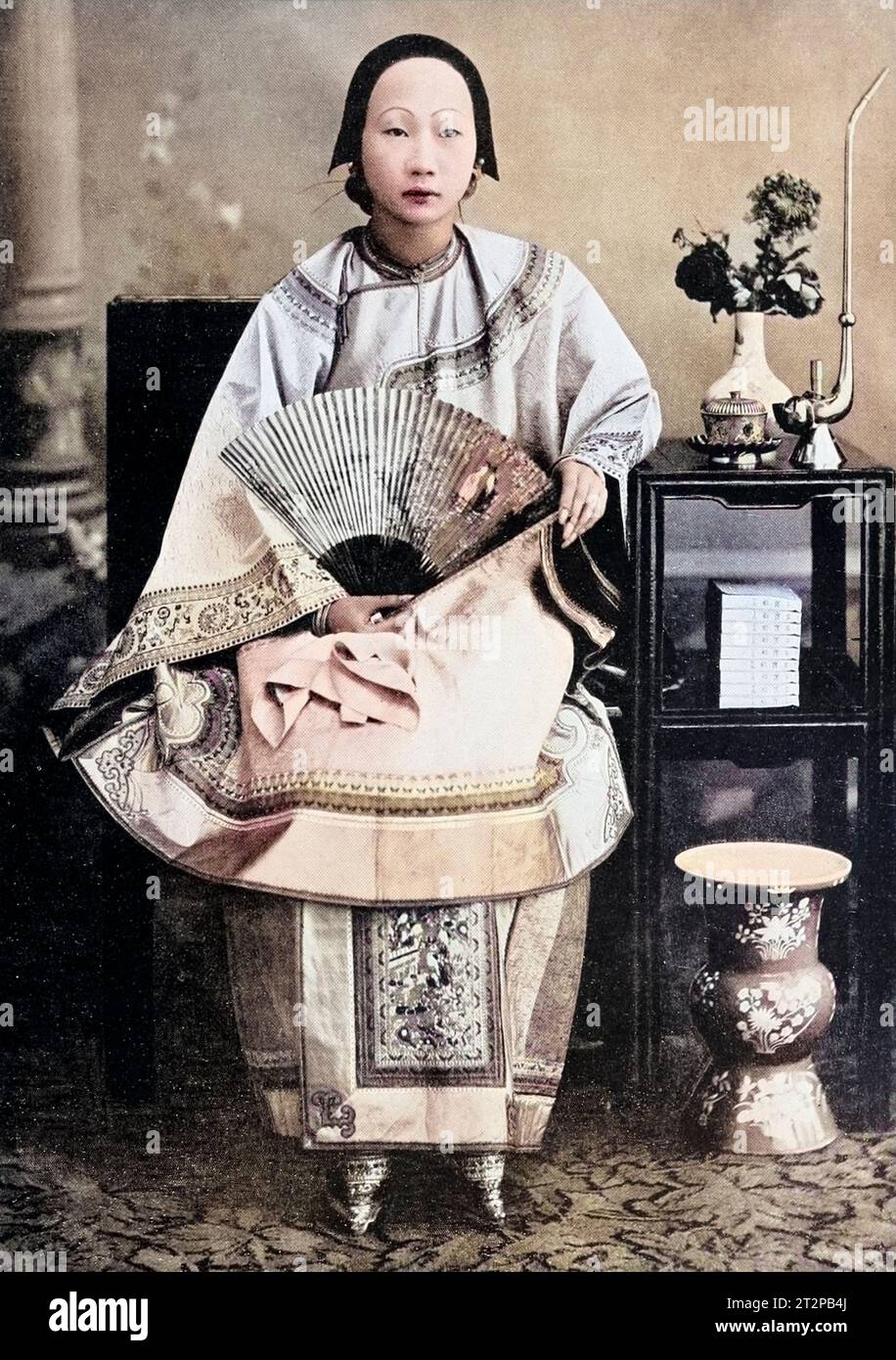 Chinese lady of high rank Stock Photo - Alamy