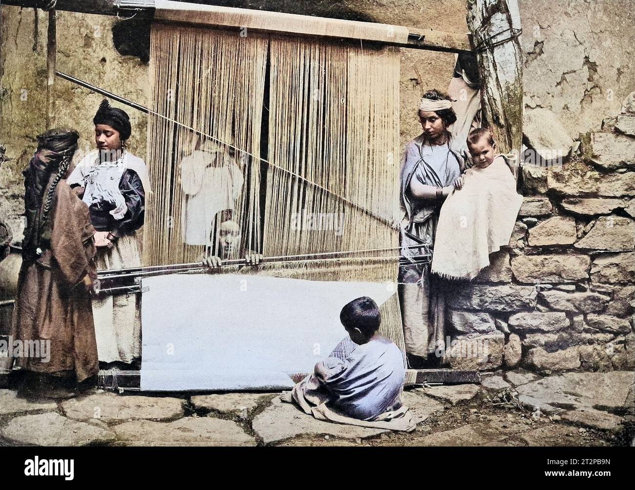 African weaving loom hi-res stock photography and images - Alamy