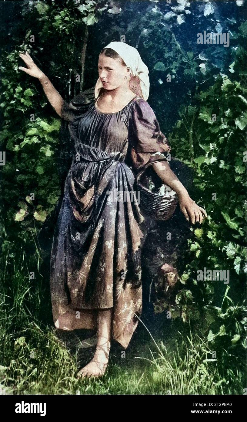 Russian peasant girl Stock Photo - Alamy