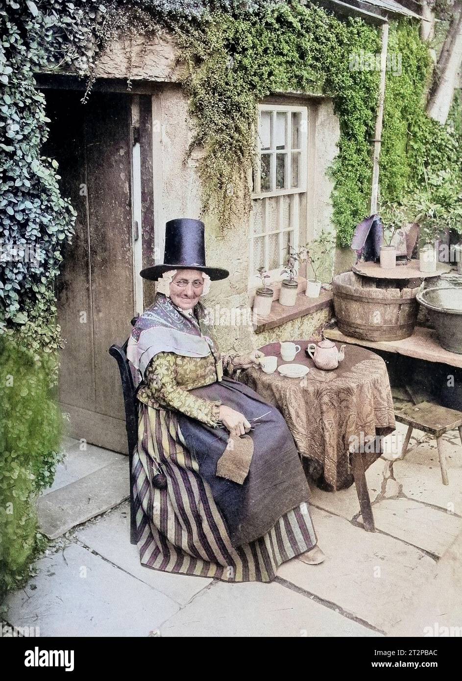 Traditional welsh costume hi-res stock photography and images - Alamy