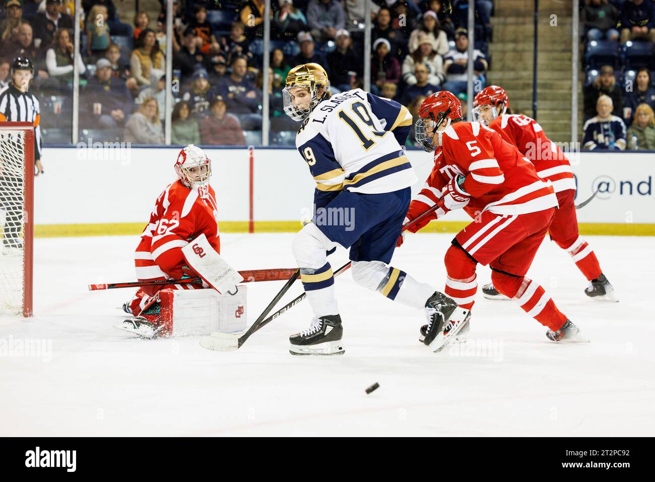 South Bend, Indiana, USA. 20th Oct, 2023. Notre Dame forward Landon ...