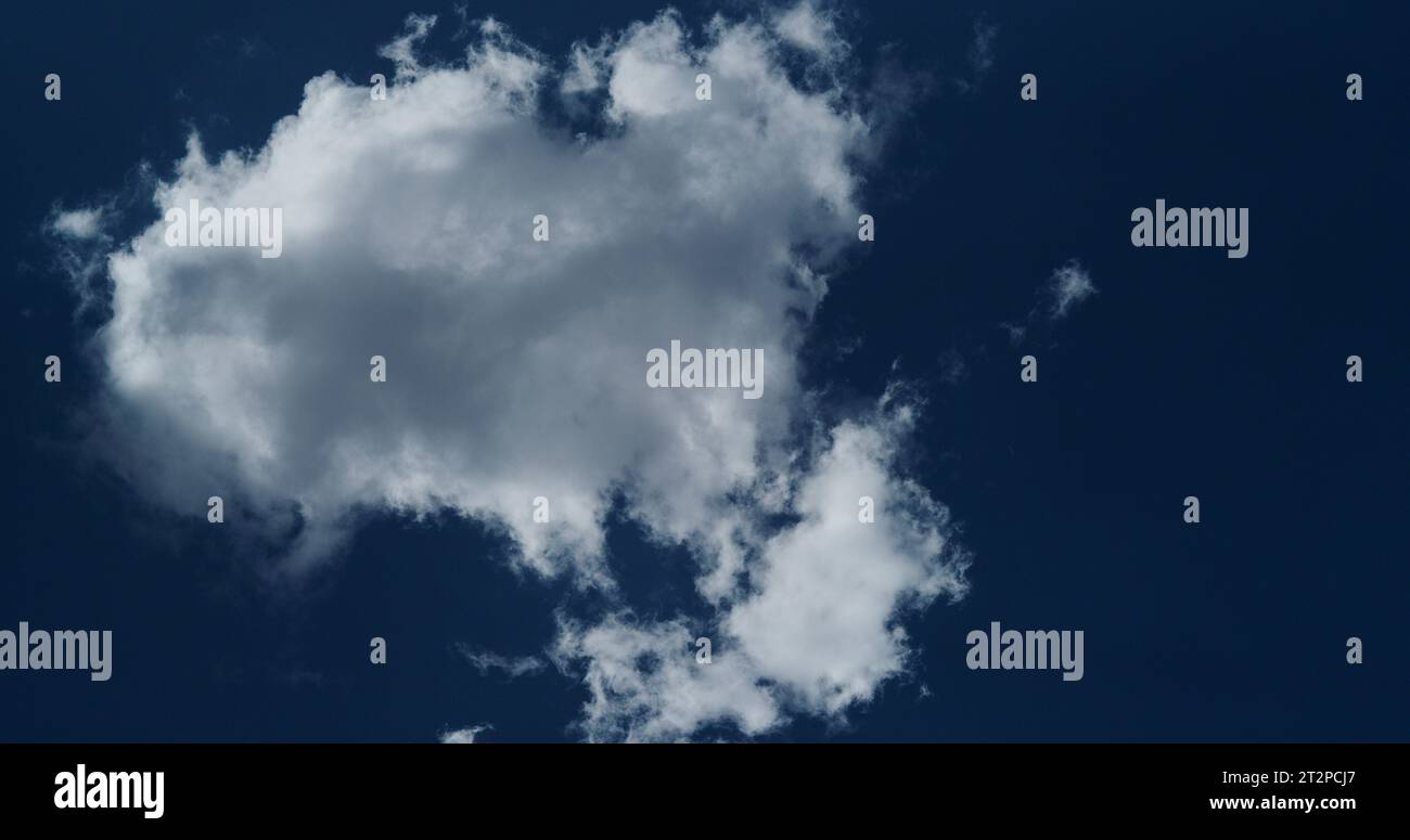 Dreamy cumulus humilis clouds, well defined yet short lived fair ...