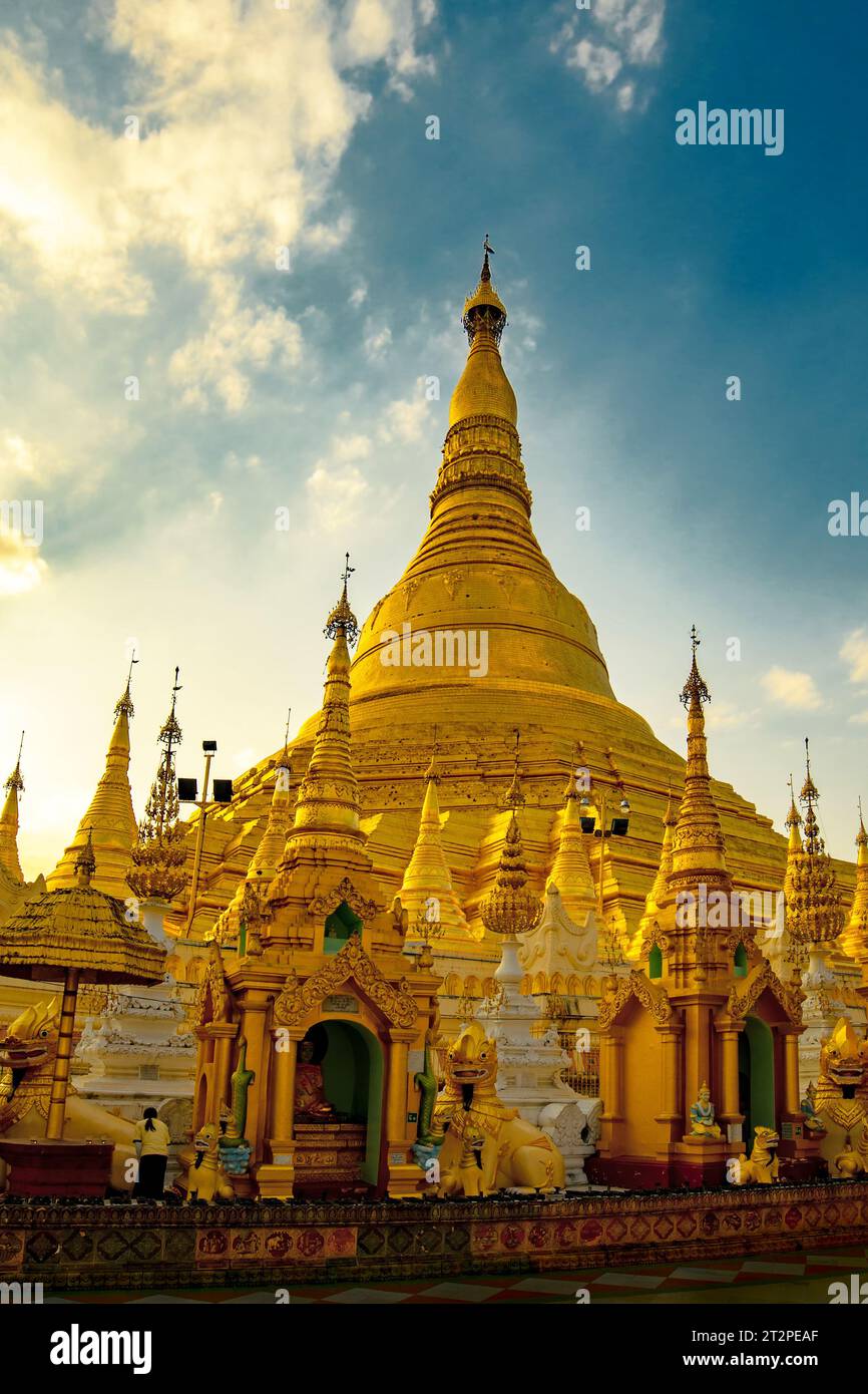Famous Buddhist Shwedagon Pagoda. Yangon, Burma Stock Photo - Alamy