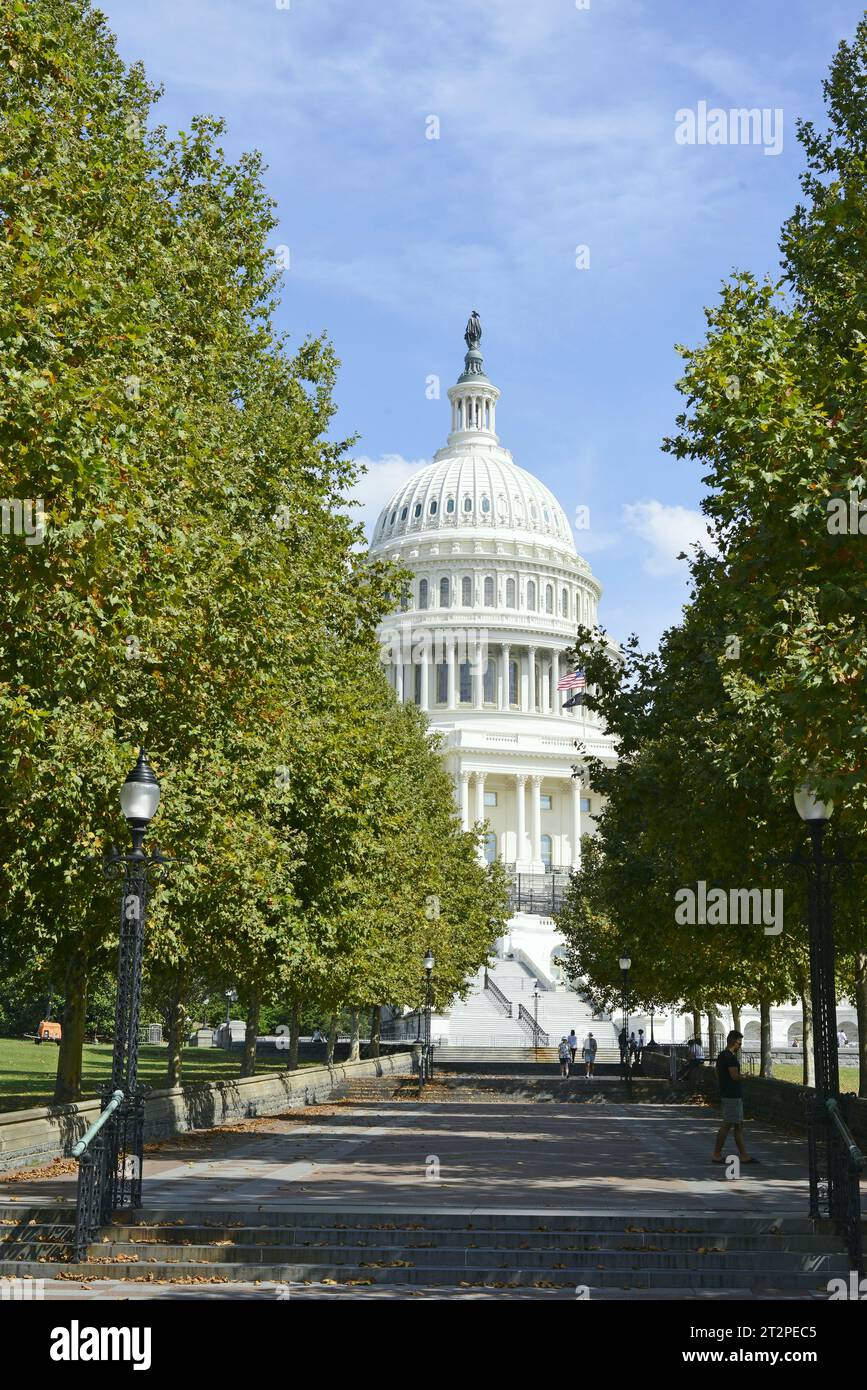 United States Capitol Building on a beautiful summer day, Washington ...