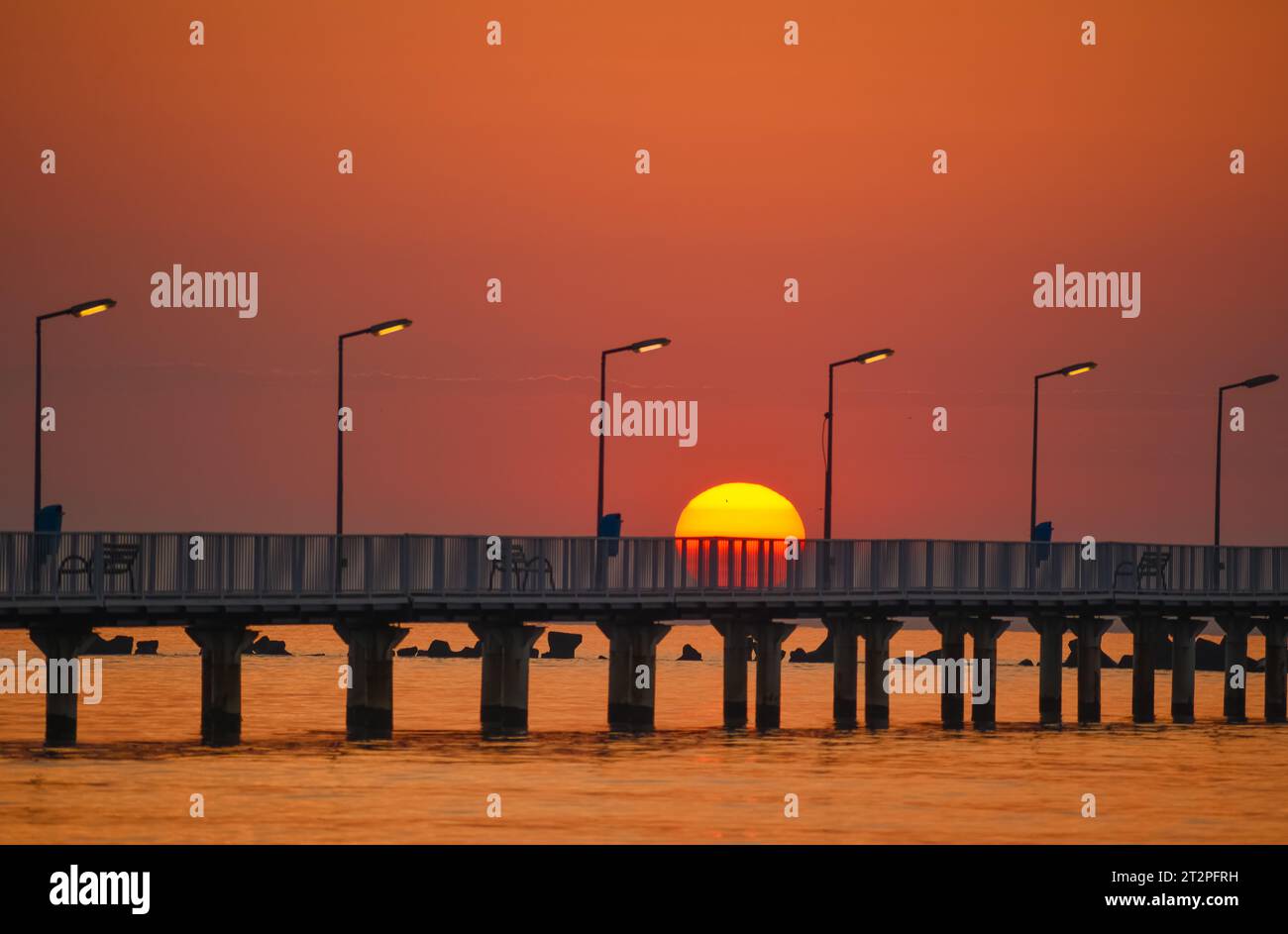 Wooden pontoon sea resort hi-res stock photography and images - Alamy