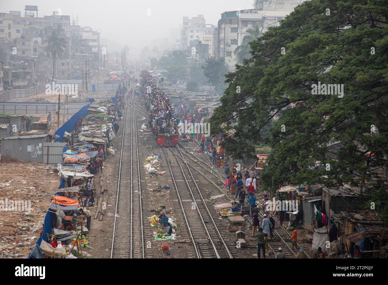 Devotees return home after attending the Akheri Munajat or final ...