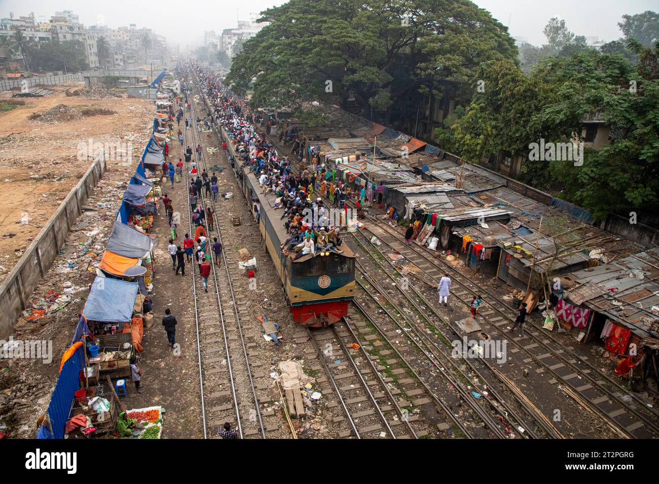 Devotees return home after attending the Akheri Munajat or final ...