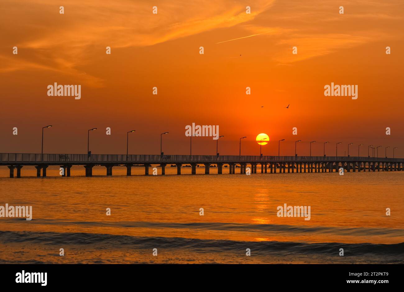 Wooden pontoon sea resort hi-res stock photography and images - Alamy