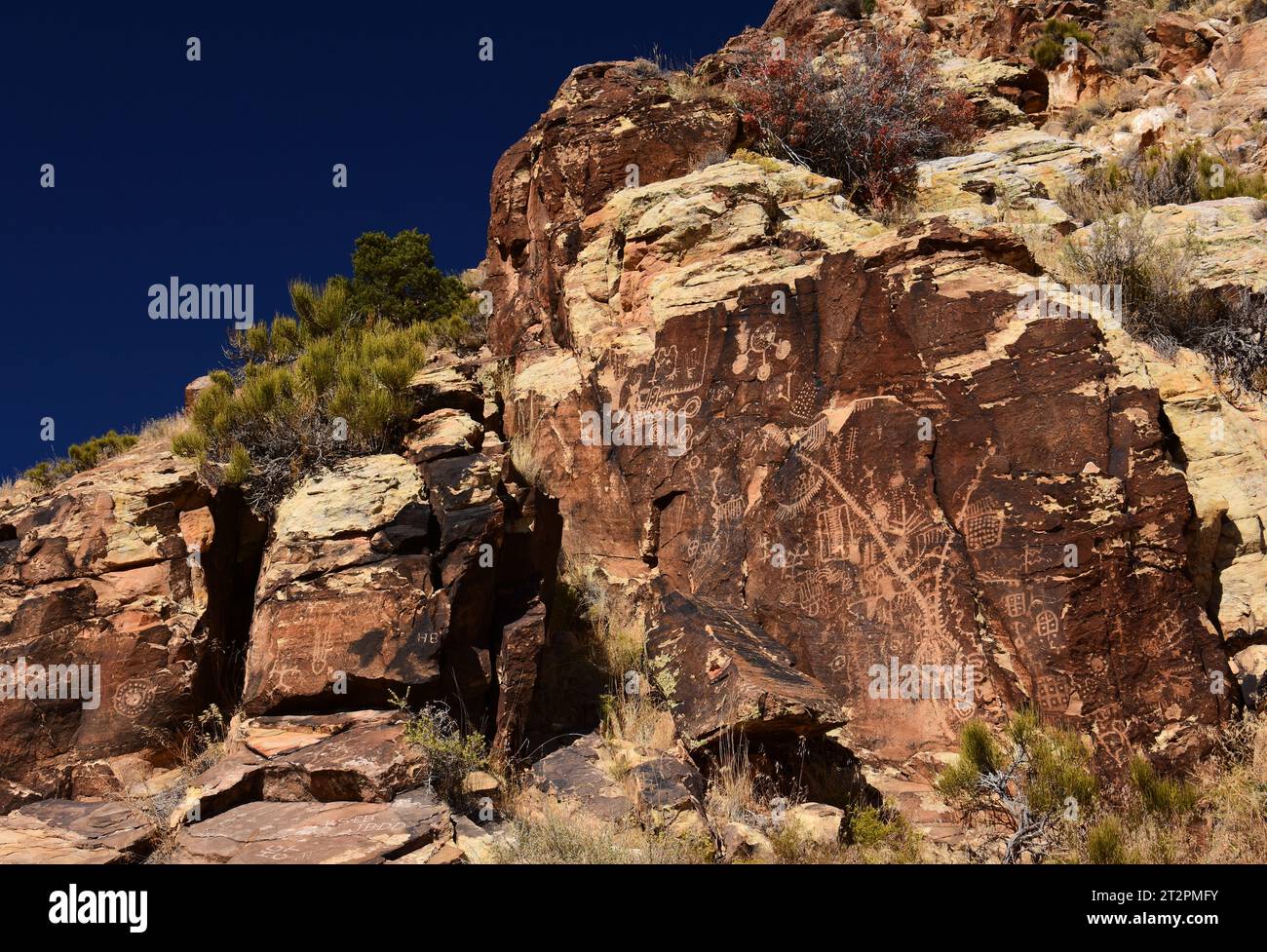 Zipper petroglyph hi-res stock photography and images - Alamy