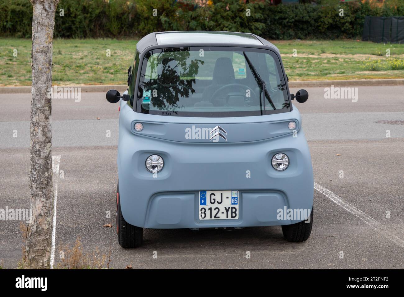 Bordeaux , France - 10 19 2023 : Citroen Ami ev electric car tiny cube small on wheels vehicle ...