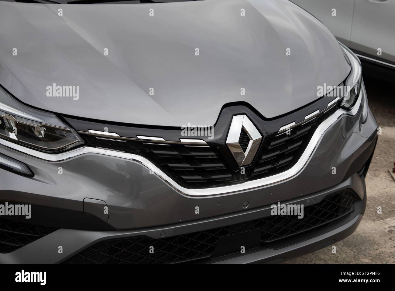 Bordeaux , France - 10 19 2023 : Renault Capture car logo chrome and ...