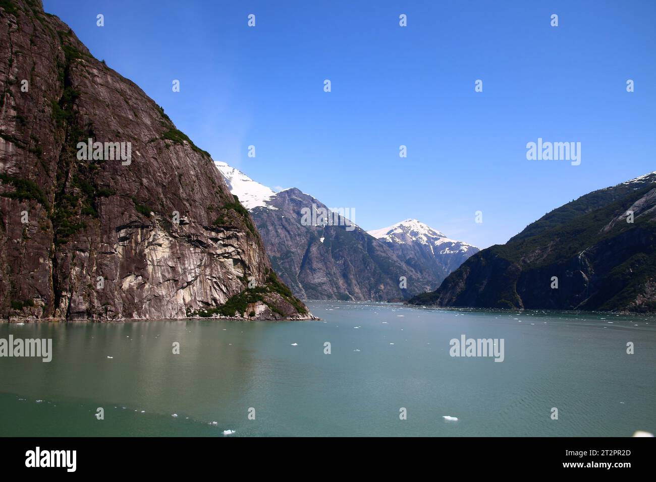 Mountain landscape in the Stephens Passage in the Boundary Ranges ...