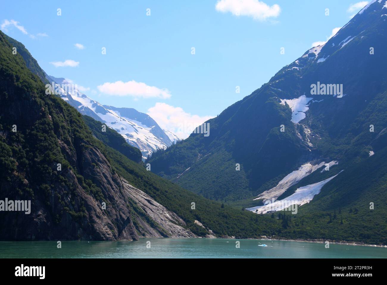 Mountain landscape in the Stephens Passage in the Boundary Ranges ...