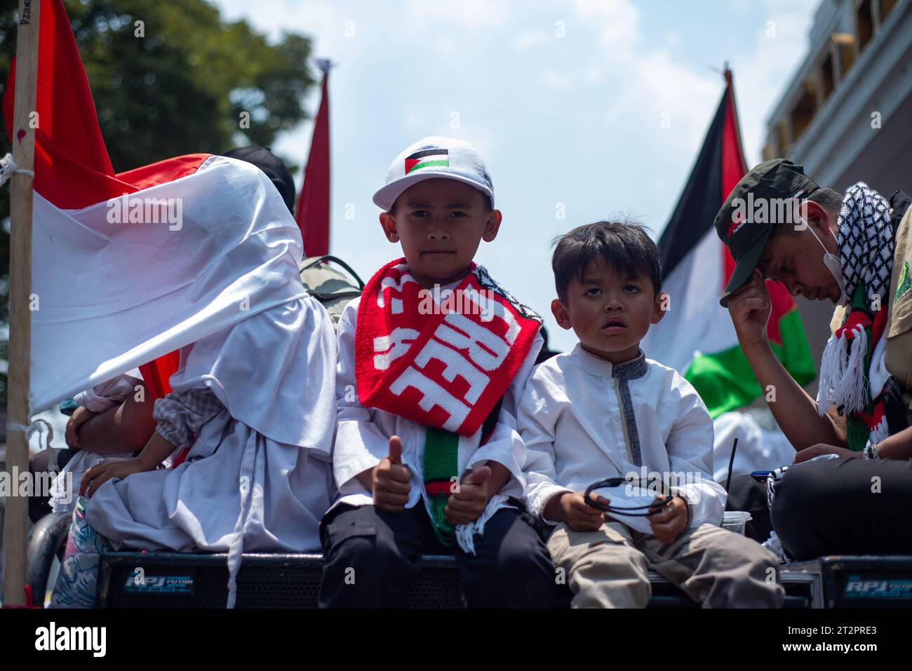 ACTION FOR PALESTINE IN BANDUNG Thousands of Muslims who are members of ...