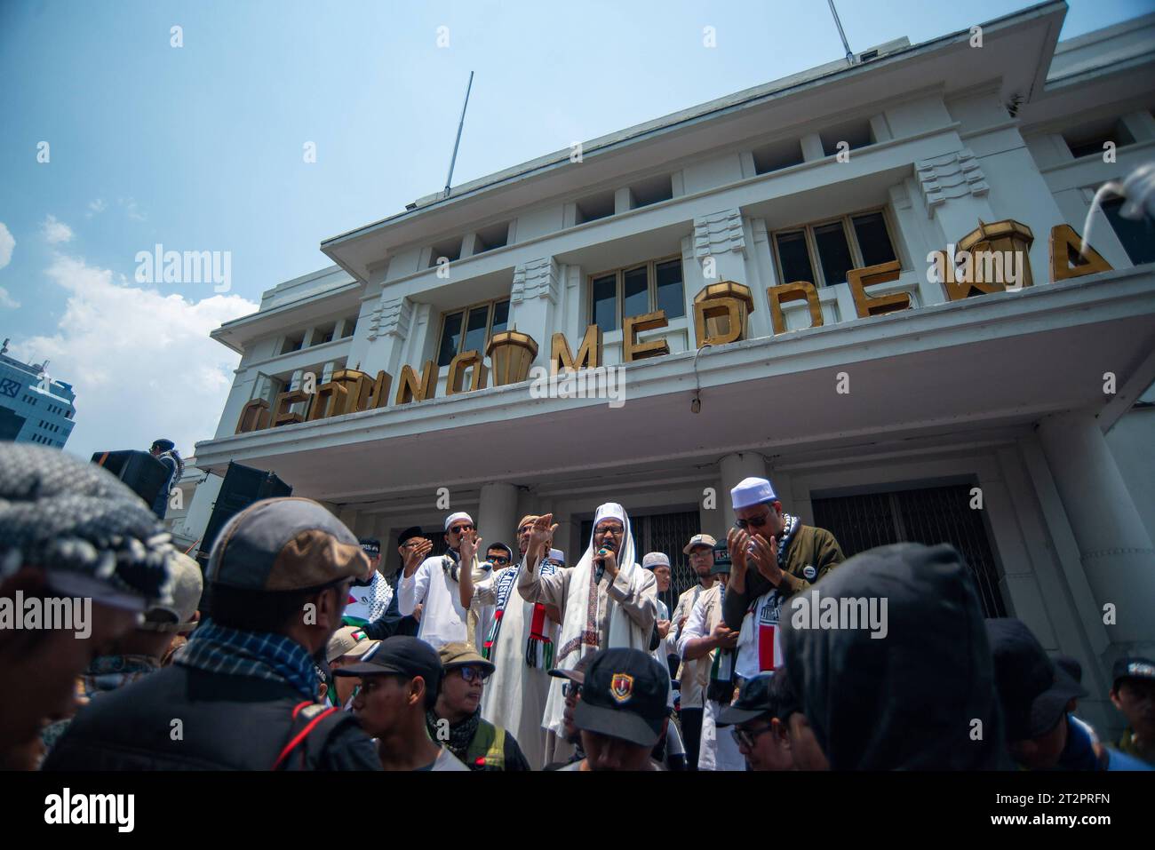 ACTION FOR PALESTINE IN BANDUNG Thousands of Muslims who are members of ...