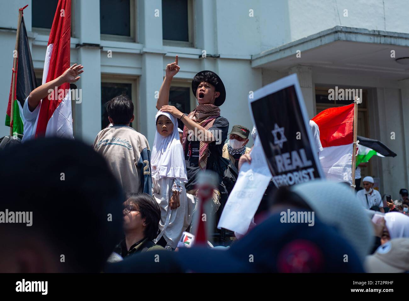 ACTION FOR PALESTINE IN BANDUNG Thousands of Muslims who are members of ...