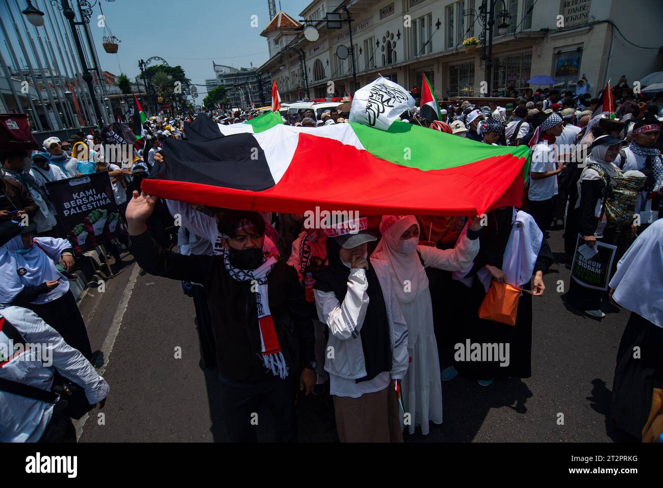 ACTION FOR PALESTINE IN BANDUNG Thousands of Muslims who are members of ...