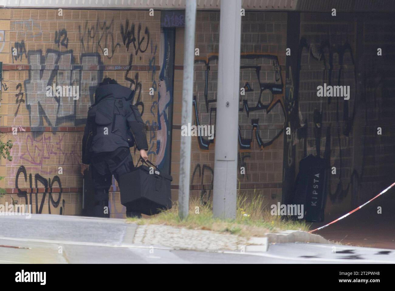 Schutzausruestung hi-res stock photography and images - Alamy