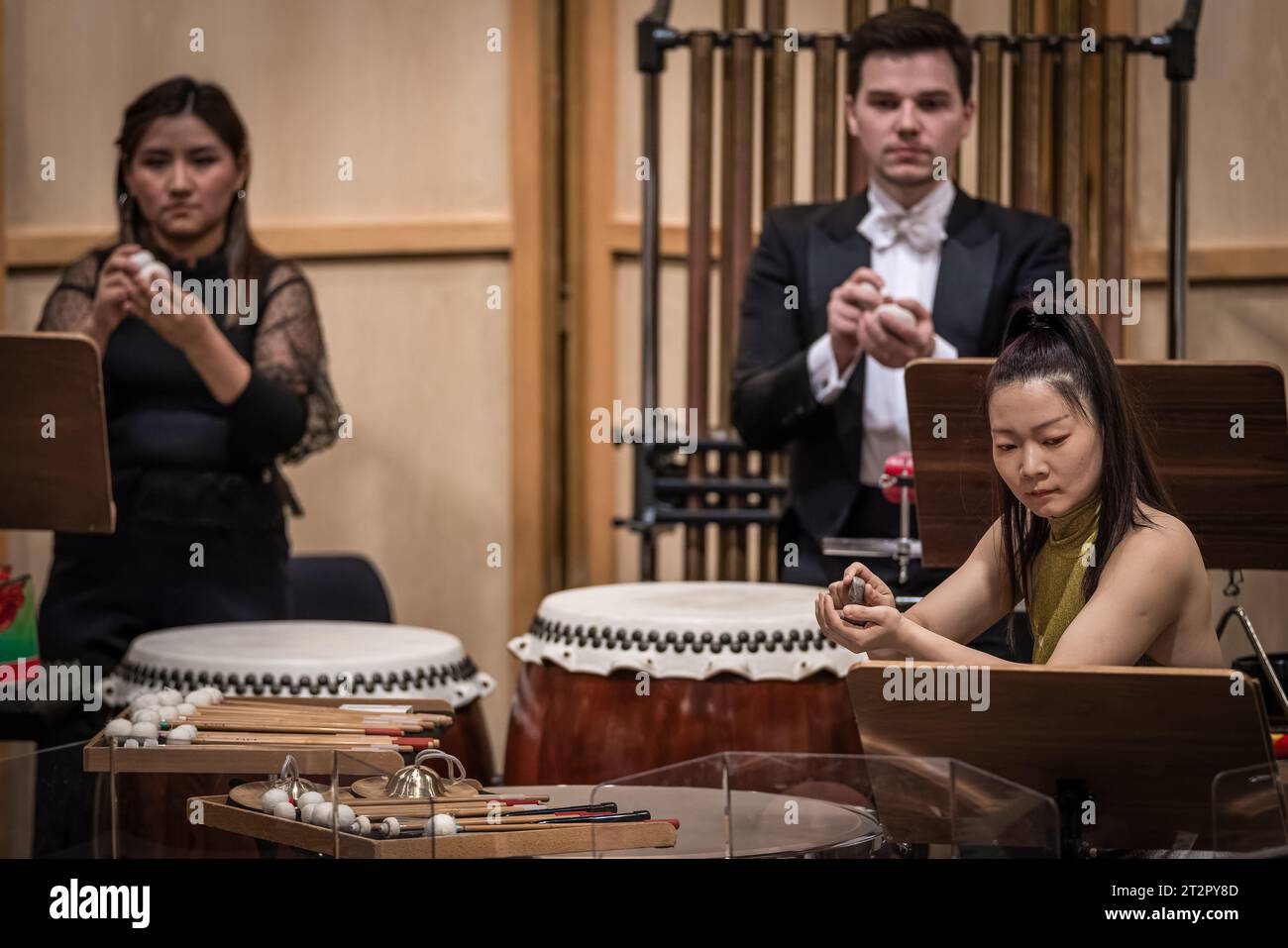 Cottbus, Germany. 20th Oct, 2023. Xizi Wang performs as soloist in the ...
