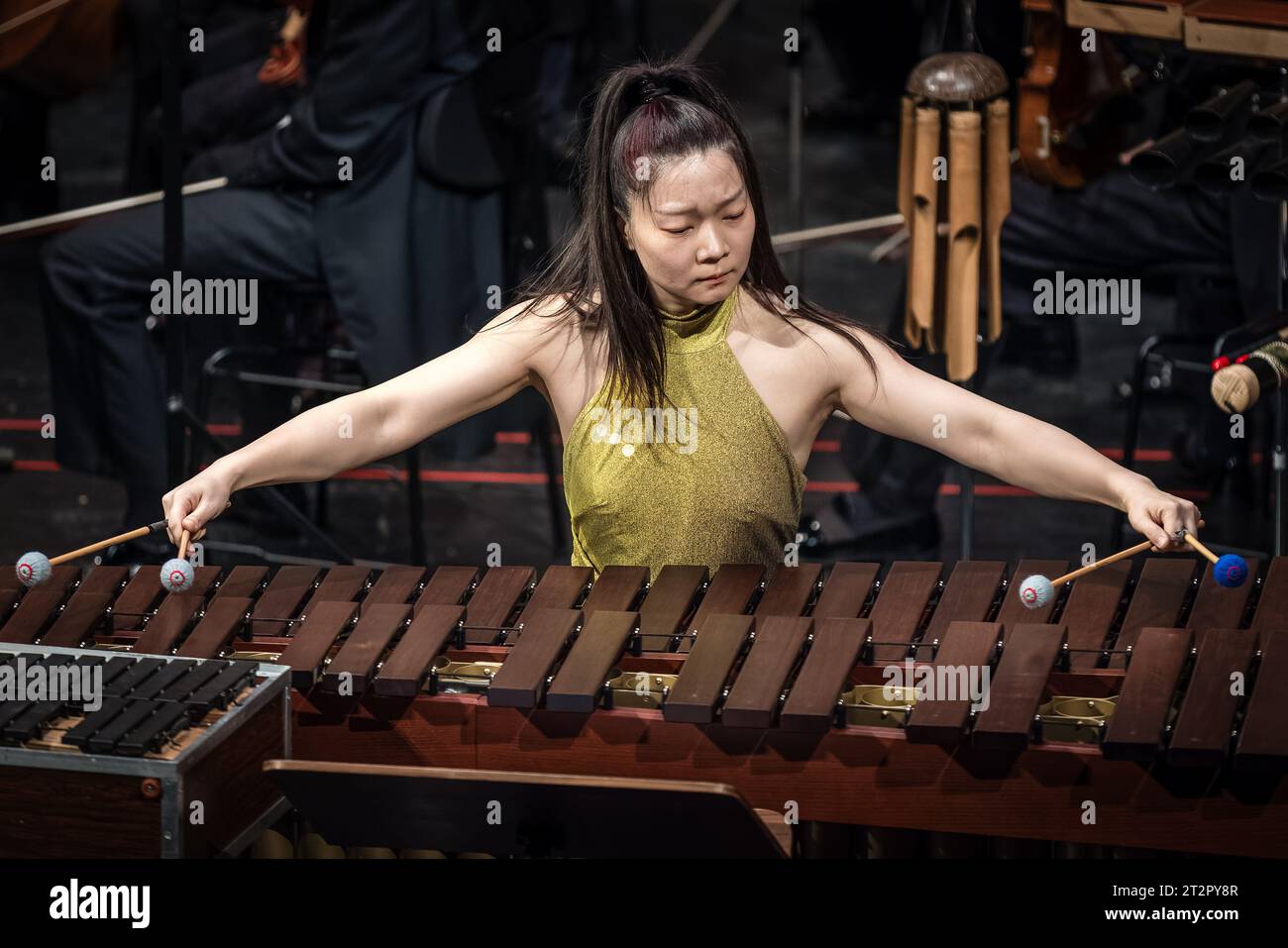 Cottbus, Germany. 20th Oct, 2023. Xizi Wang performs as soloist in the ...