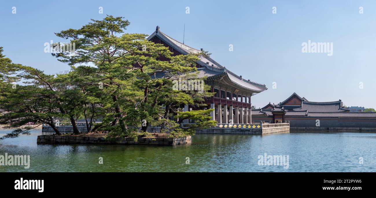 Gyeongbok palace in Seoul, South Korea Stock Photo - Alamy