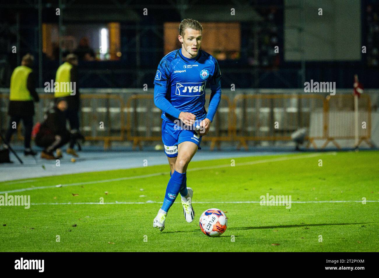 Hvidovre, Denmark. 20th Oct, 2023. Oliver Sonne (5) of Silkeborg IF ...