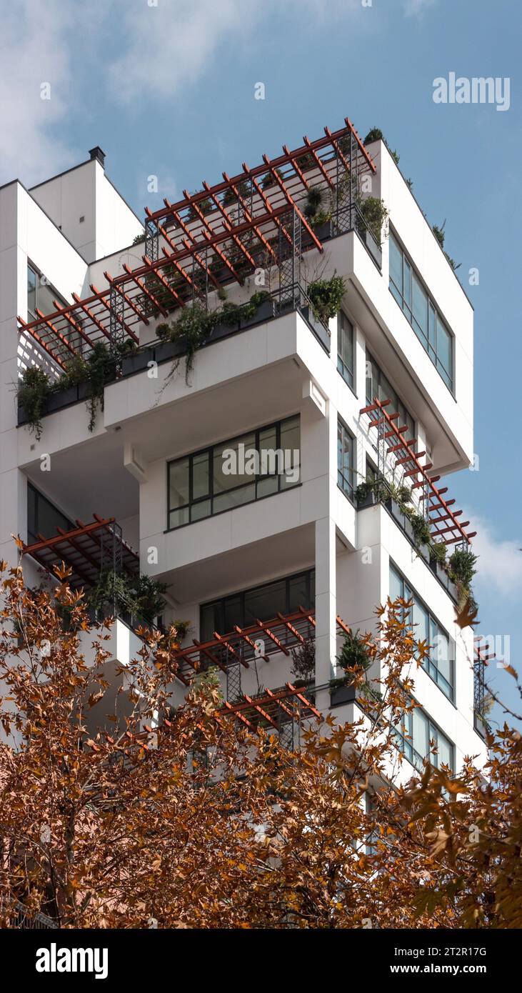 Photo modern building construction hi-res stock photography and images ...