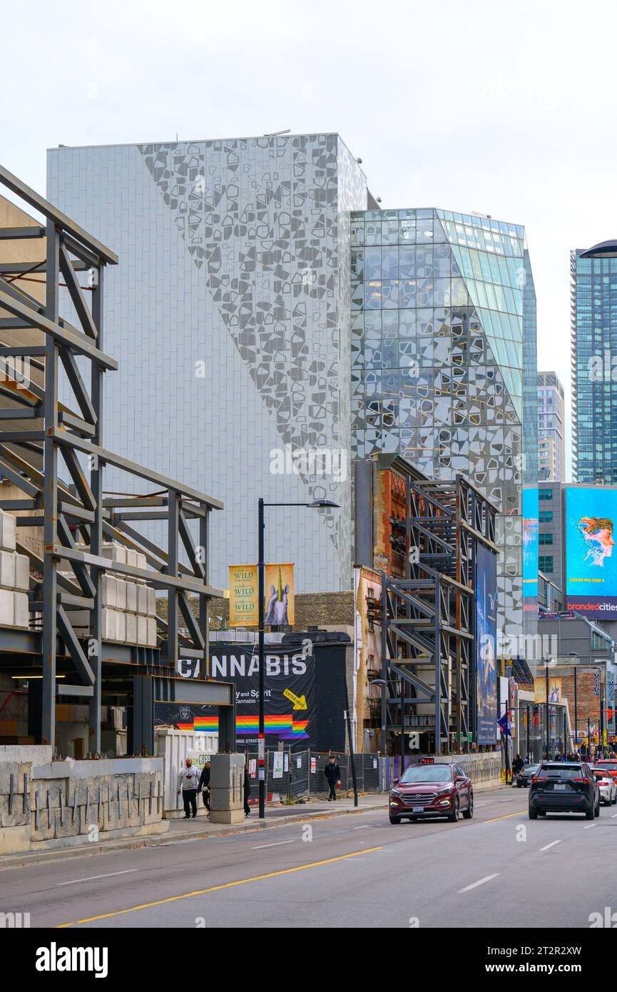 Toronto street view hi-res stock photography and images - Alamy