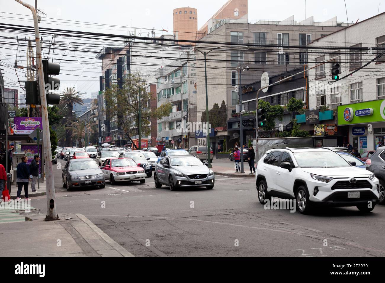 Traffic lights mexico city hi-res stock photography and images - Alamy