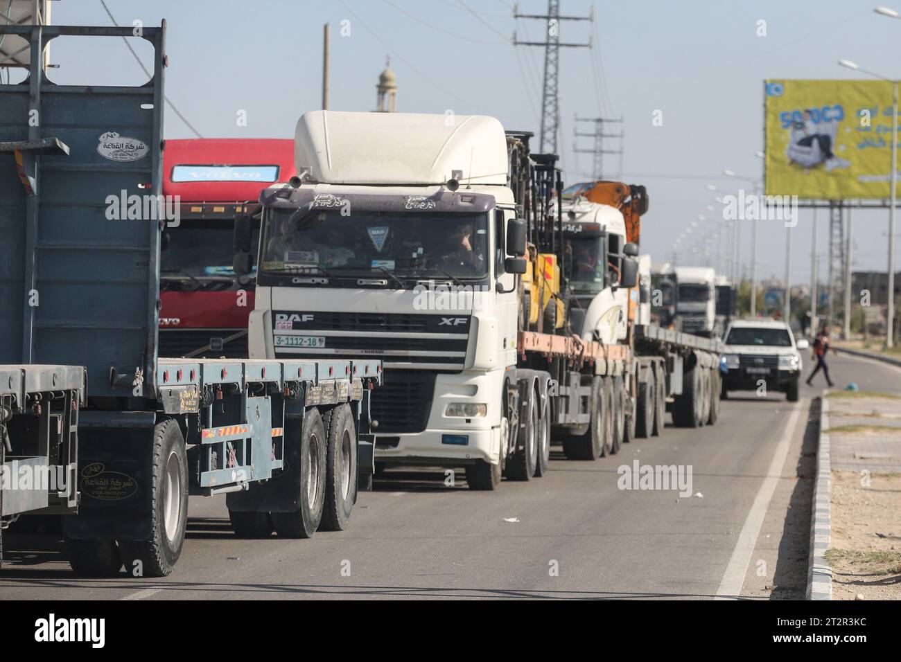 Rafah, Palestinian Territories. 21st Oct, 2023. Empty lorries wait on ...