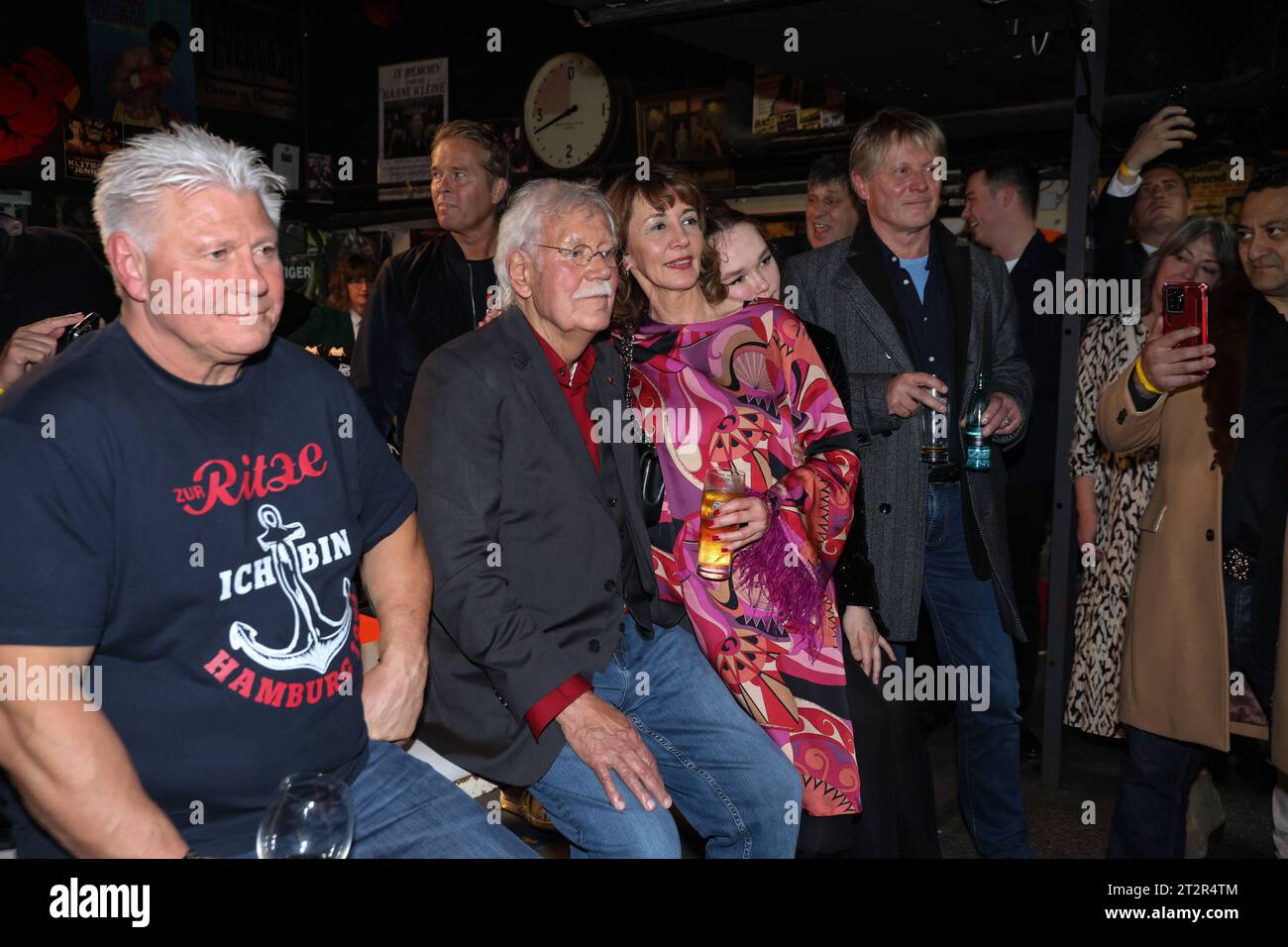 Zur Ritze: Carlo von Tiedemann, 80. Geburtstag, Hamburg, 20.10.2023 v.l ...