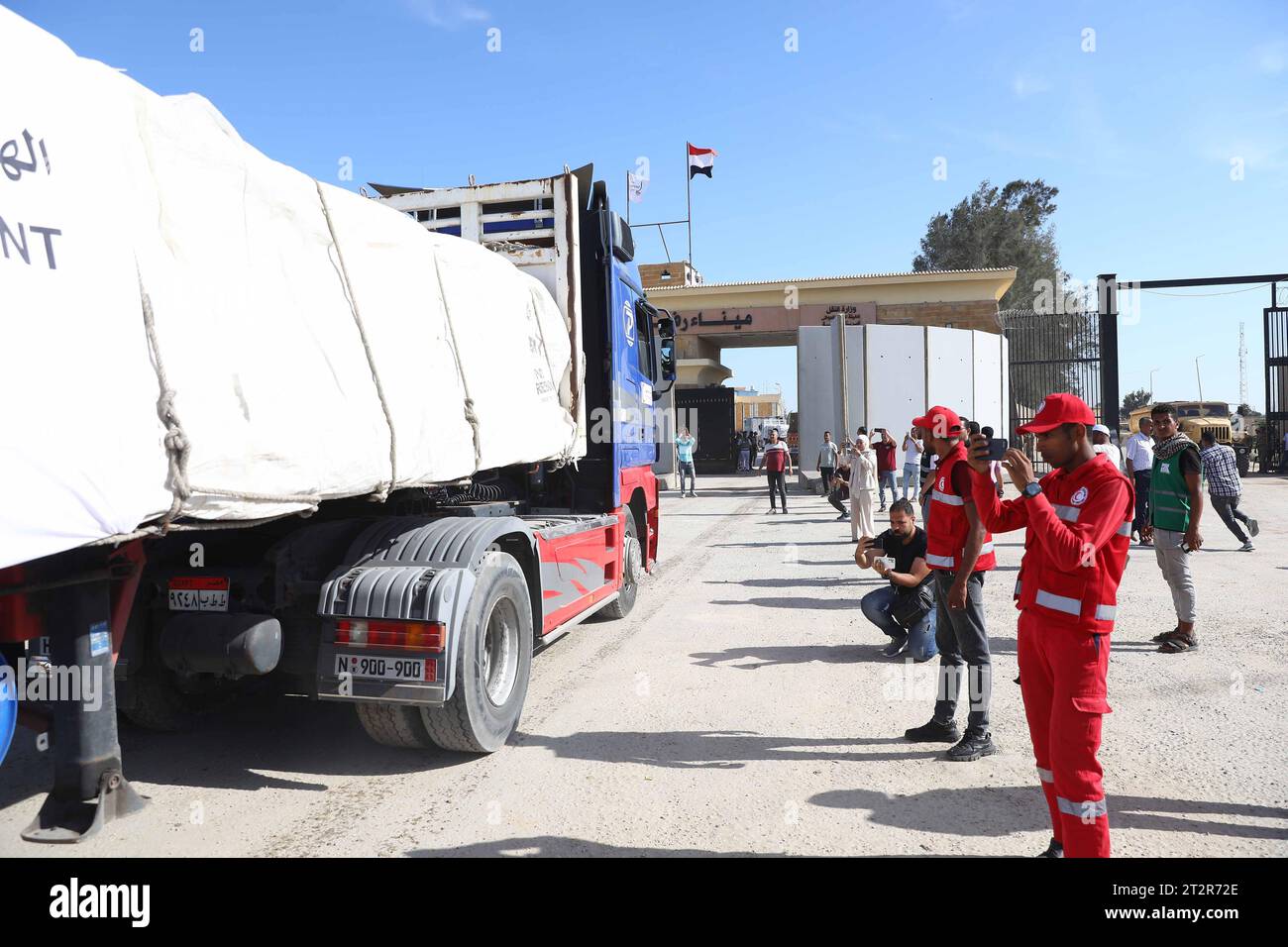 Rafah. 21st Oct, 2023. A truck loaded with humanitarian aid prepares to ...