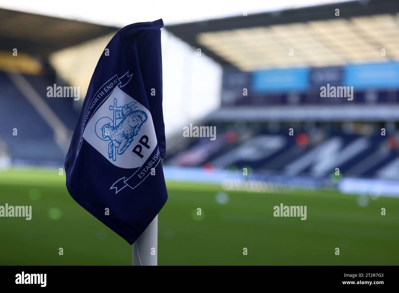 Millwall fc flag hi-res stock photography and images - Alamy