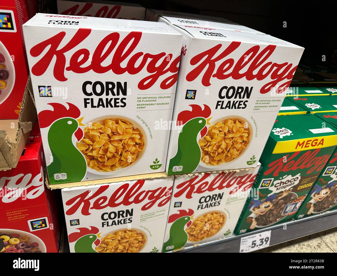 13.10.2023: Kelloggs Produkte in einem Kaufland Supermarkt. Corn Flakes ...