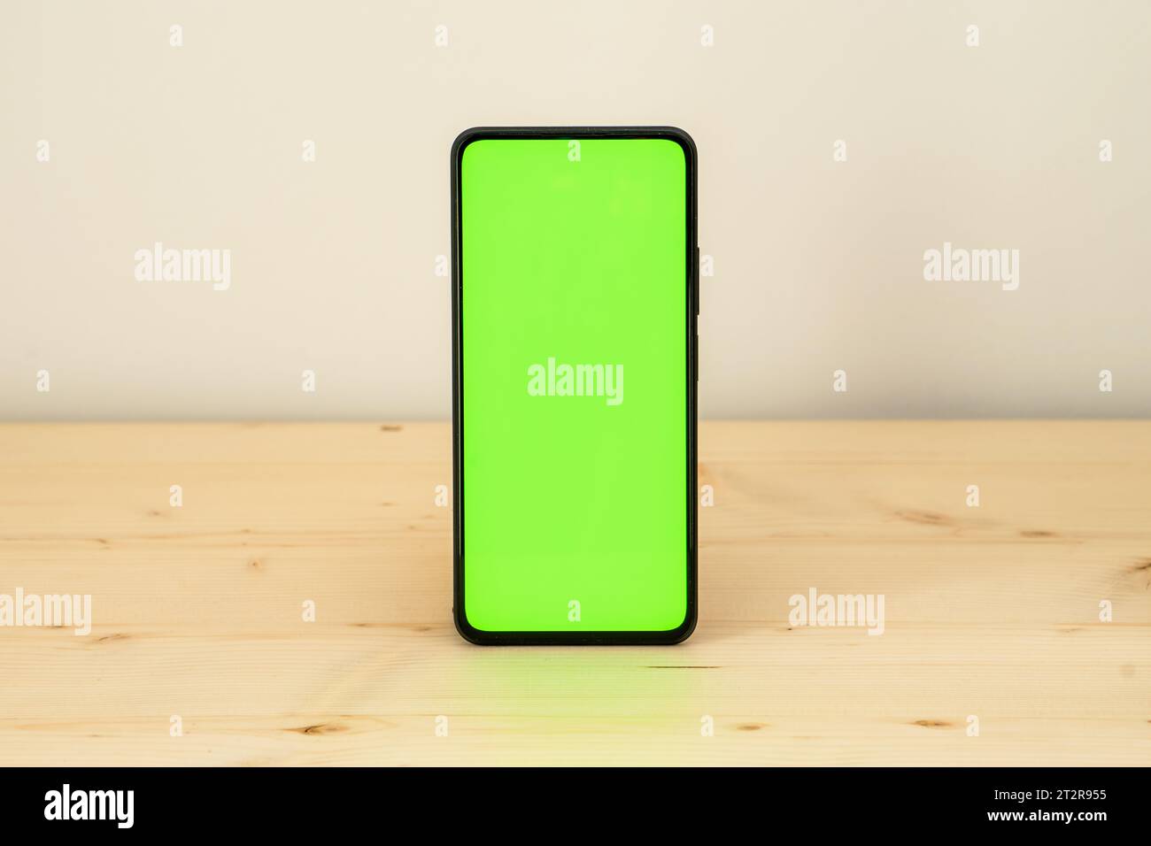 Green screen smartphone on desk hi-res stock photography and images - Alamy
