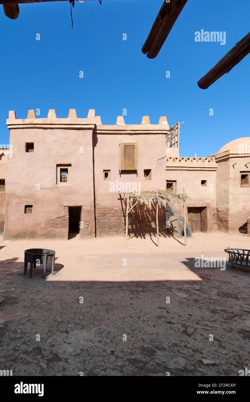 Traditional Moroccan architecture in desert environment Moroccan mud ...