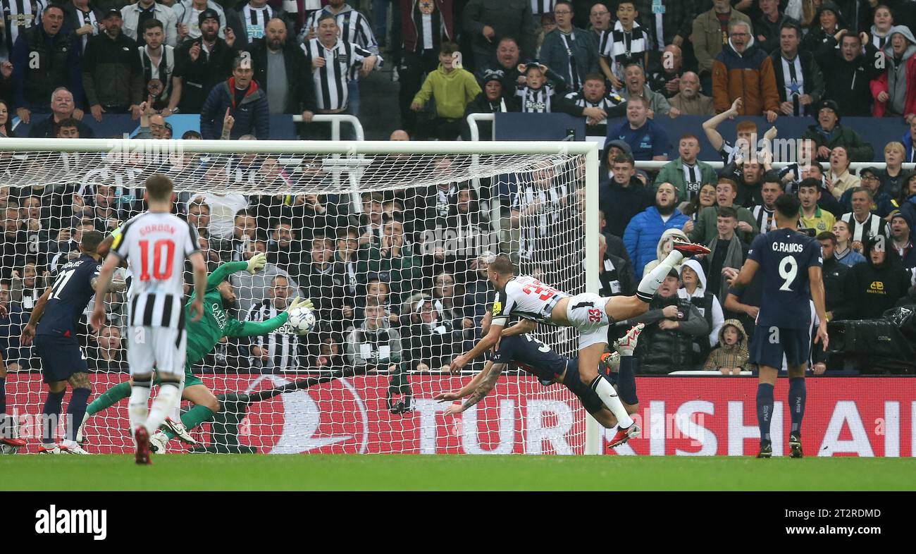 GOAL 2-0, Dan Burn of Newcastle United scores after Video Assistant ...