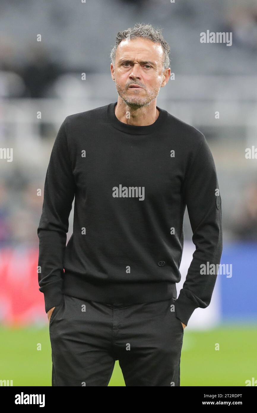 Manager of Paris Saint-Germain, Luis Enrique - Newcastle United v Paris ...
