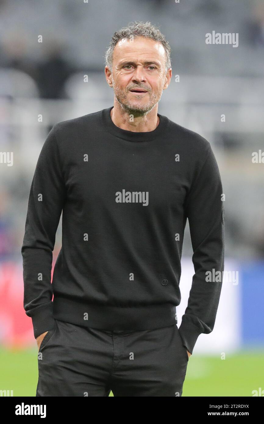 Manager of Paris Saint-Germain, Luis Enrique - Newcastle United v Paris ...