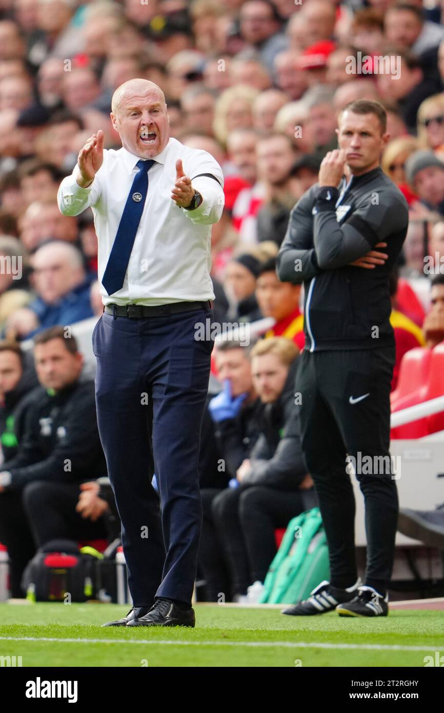 Everton's head coach Sean Dyche reacts during the English Premier ...