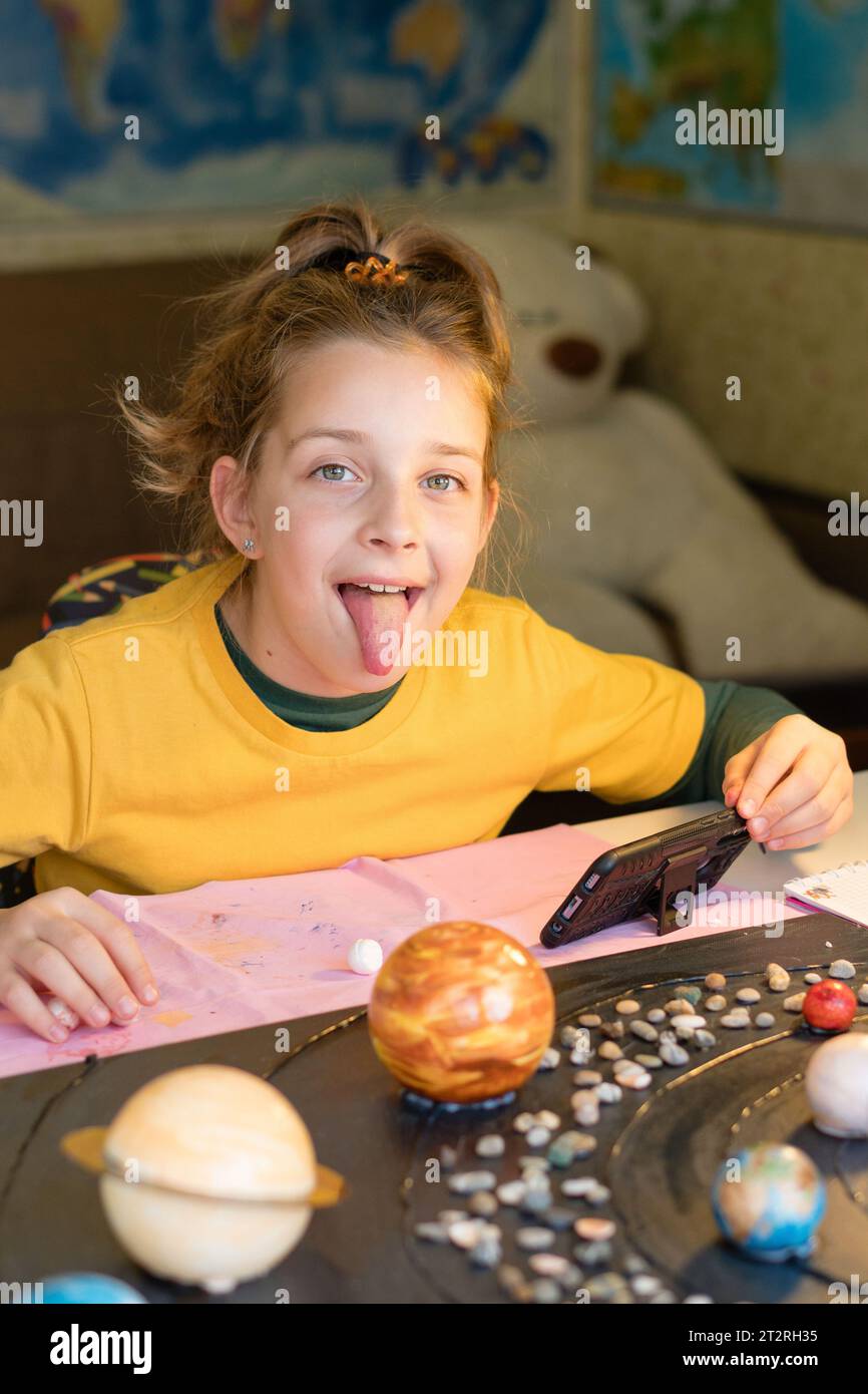 Crafting session hi-res stock photography and images - Alamy