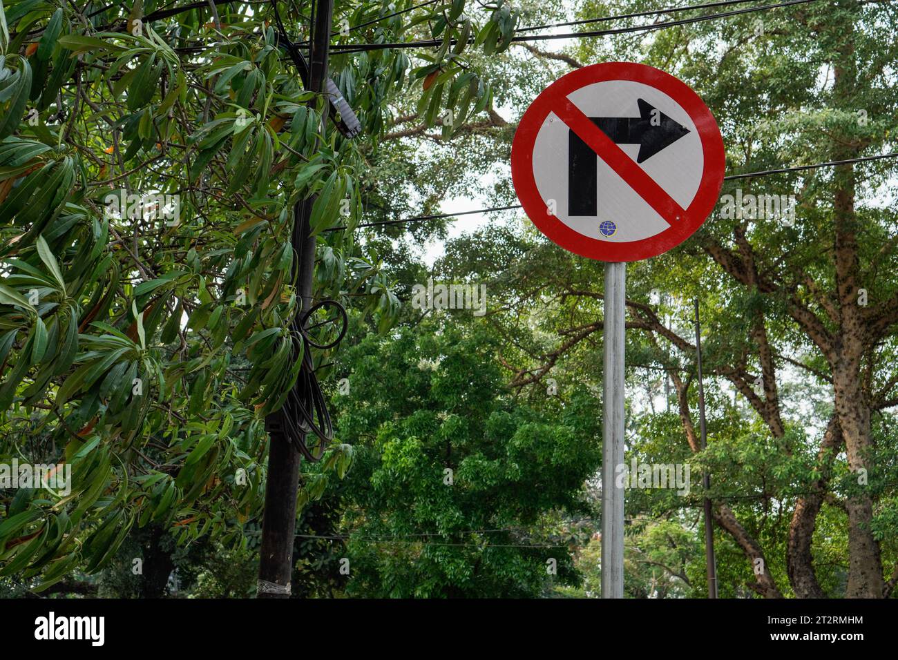 Stop sign no left turn parking lot hi-res stock photography and images ...