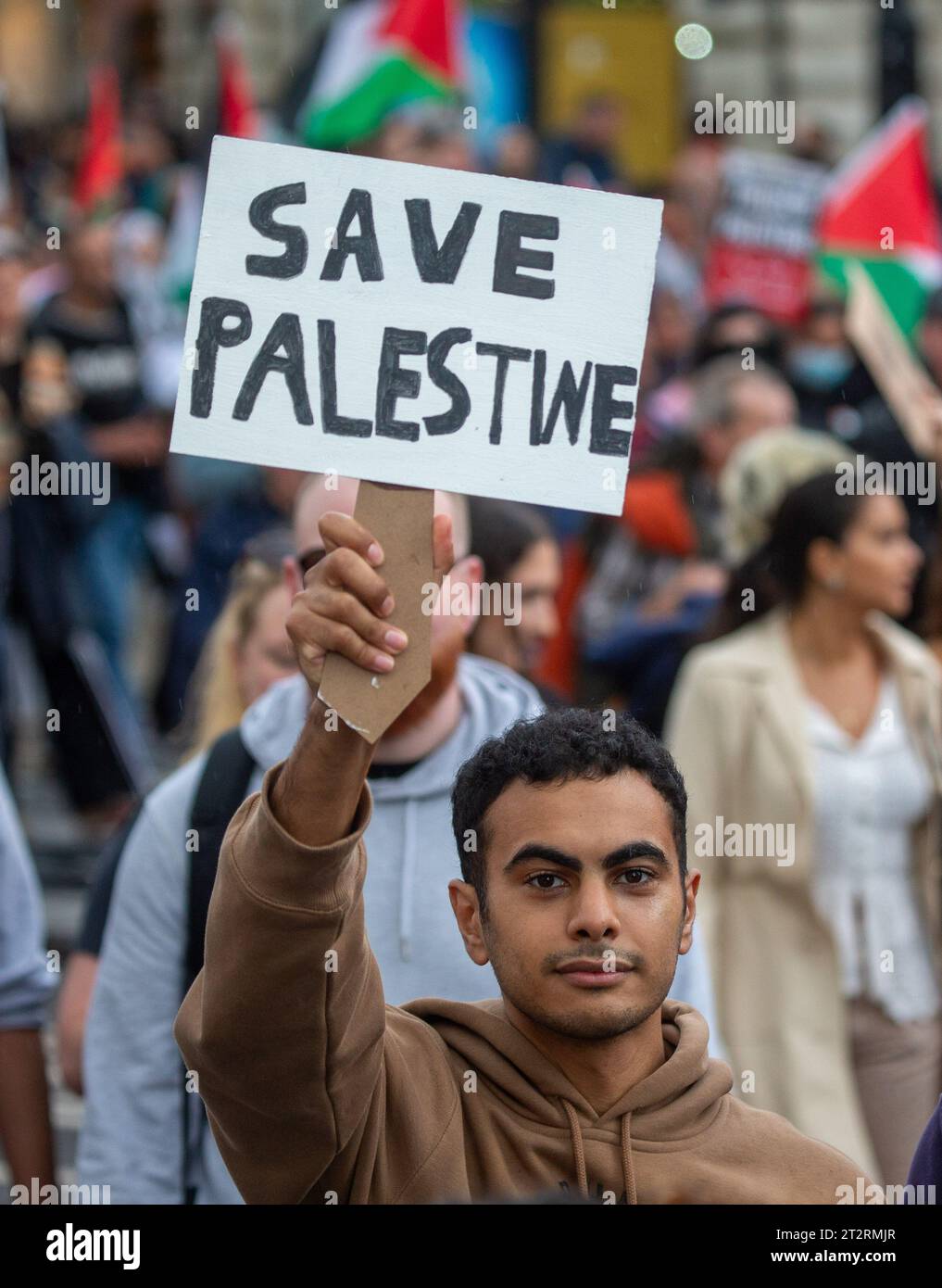 London, England, UK. 21st Oct, 2023. Thousands of protesters march ...