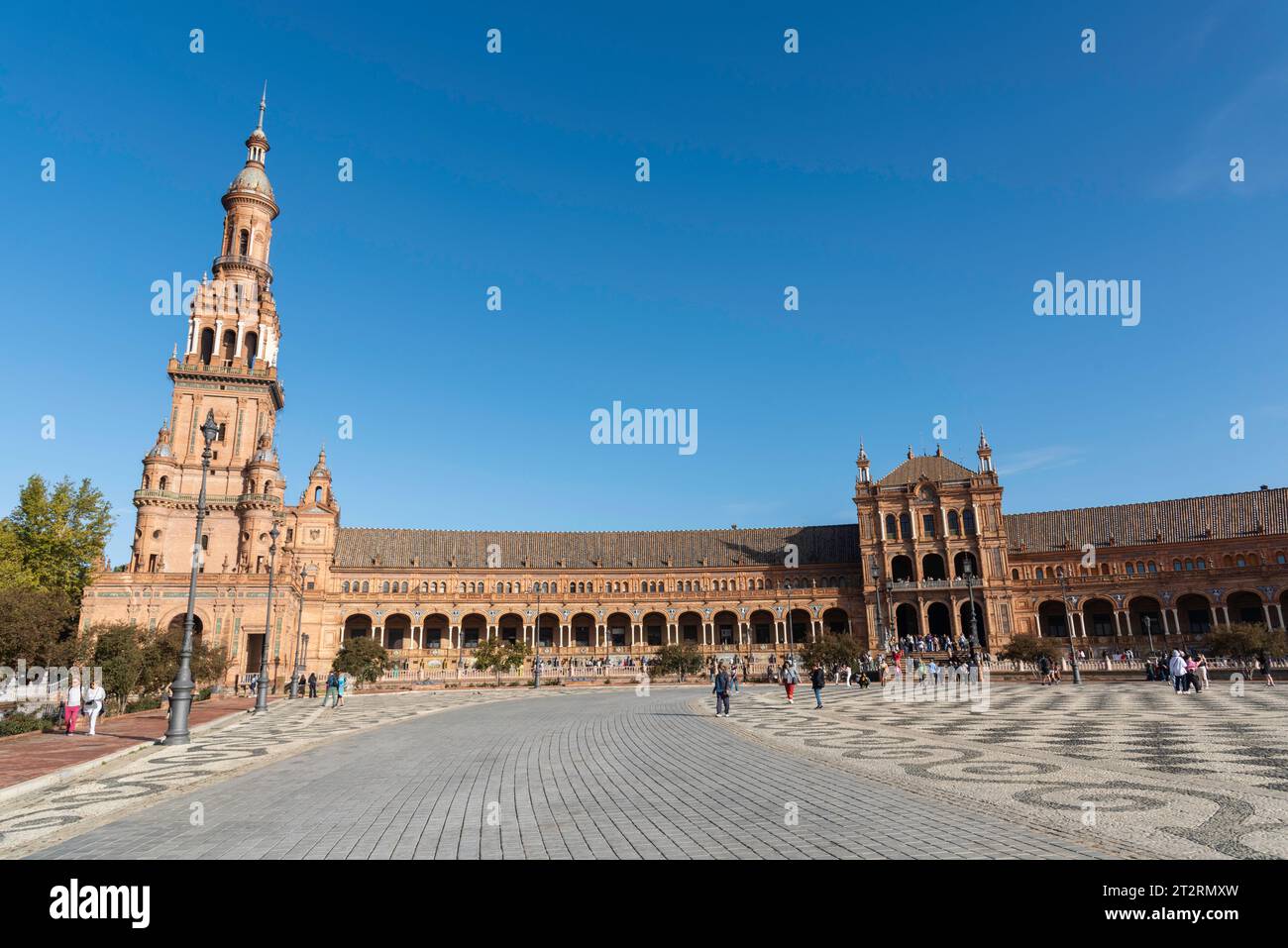 Sevilla Andalucía España 20-10-23- Plaza de España es un conjunto ...